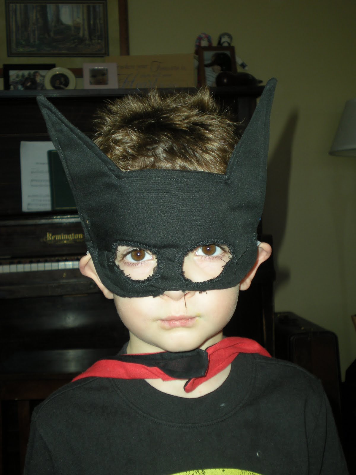 The Paisley Cupcake: Batman Mask = {fail}