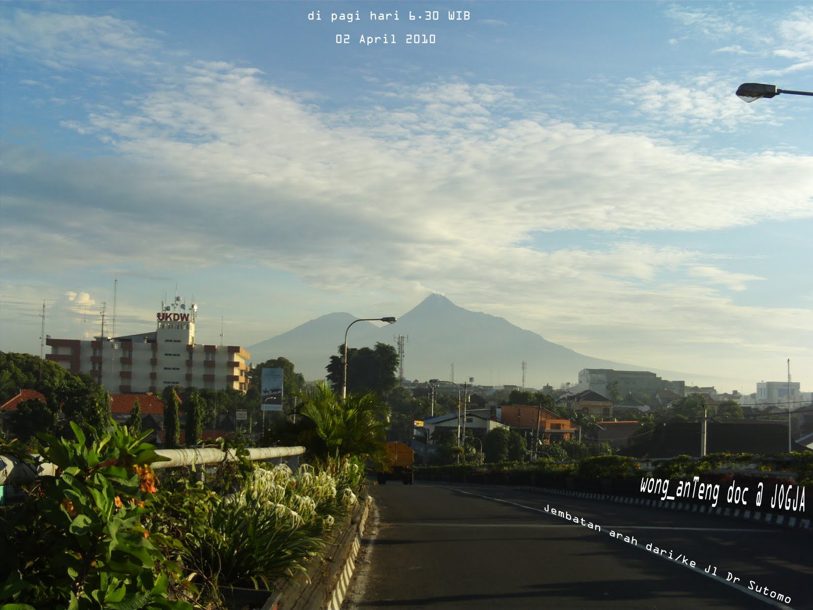 GUNUNG MERAPI MERBABU dari JOGJA - GROSIR SOUVENIR PROMOSI WIDHADONG