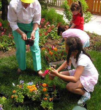 Therapeutic Gardens Bloom in Senior Living Communities « Therapeutic ...