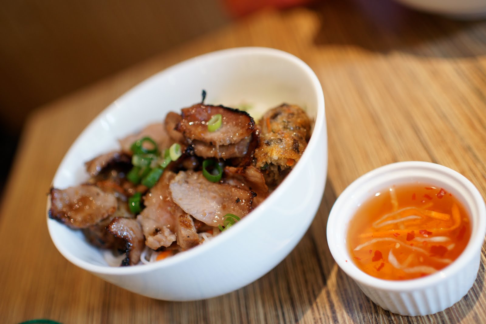 a hungry girl's guide to taipei: vietnamese/pho: i strongly recommend ...