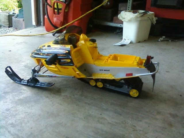 R/C Hand Book: brandon and cams little project (nitro snowmobile)