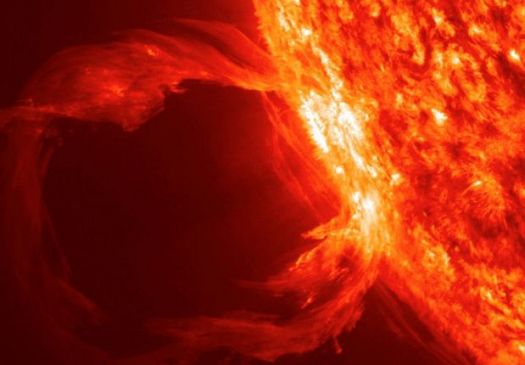 overvoltz: Explosão Solar