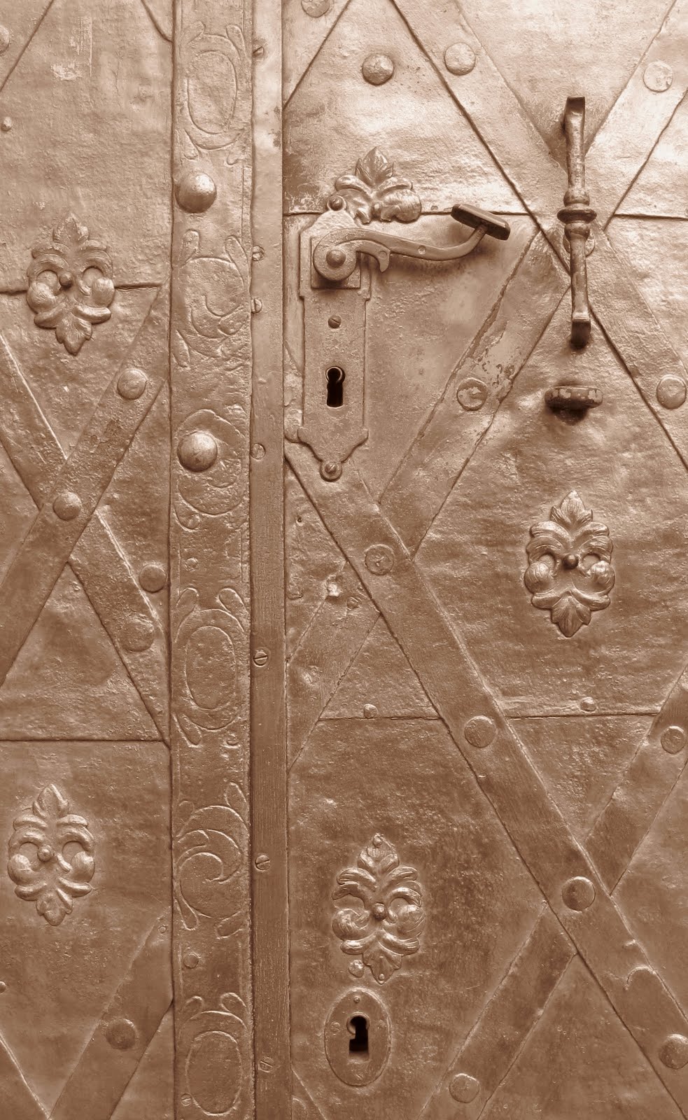 The Door Hunter: April 2010