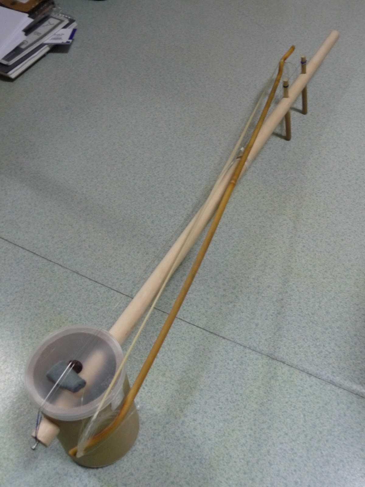 My Fav Music Blog: Home-made Erhu