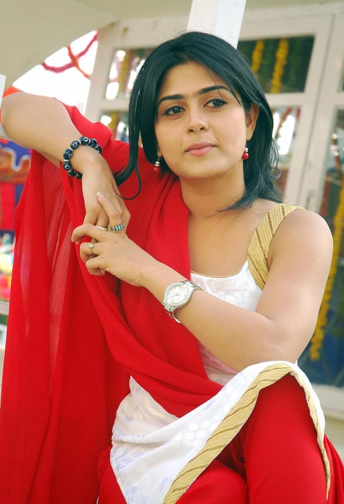 South Actress Manjulika Hot and Spicy Photos: Cute and Lovely Photos of ...