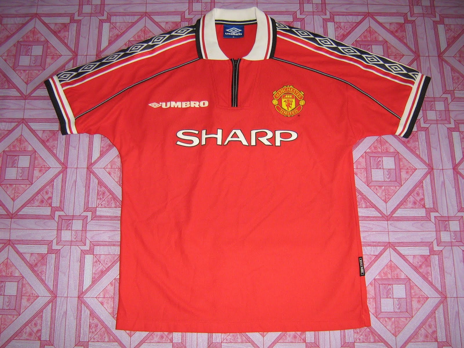 I LOVE BUNDLE: MANCHESTER UNITED JERSEY HOME 1998 (SOLD)