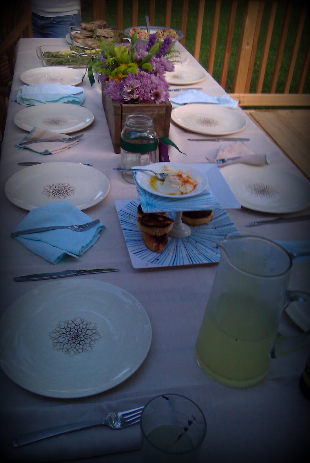 frim fram spot: A deck party