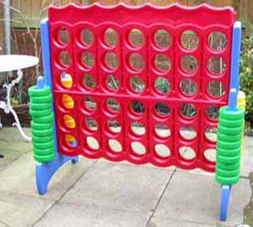 Destination Scotland: Whoa!! A Huge Connect Four!!!!!