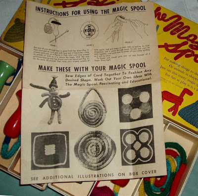 Spool Knitter: THE MAGIC SPOOL