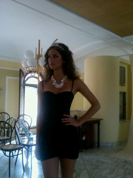 MONARCAS DEL UNIVERSO: MISS UNIVERSO 2010 - Italia