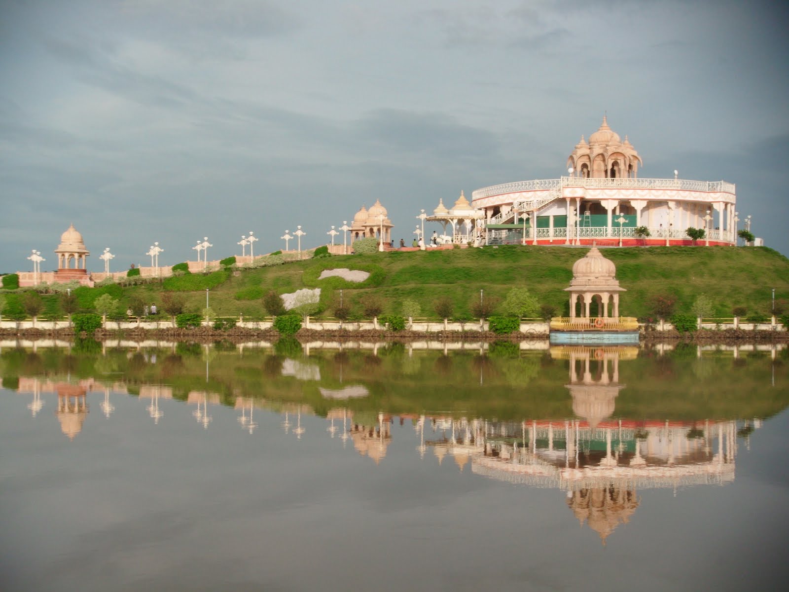 Experience: Photographs taken at Anand Sagar, Shegaon ( 31-Jul-2010 )