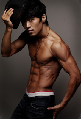 DAILY ASIAN HUNKS: KOREAN LEAN BOD