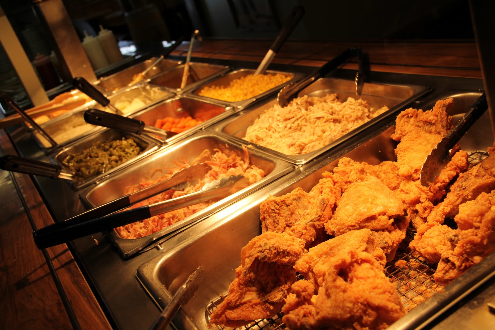 The Long Dirt Road: Don's Family Style Restaurant in Huntsville, MO