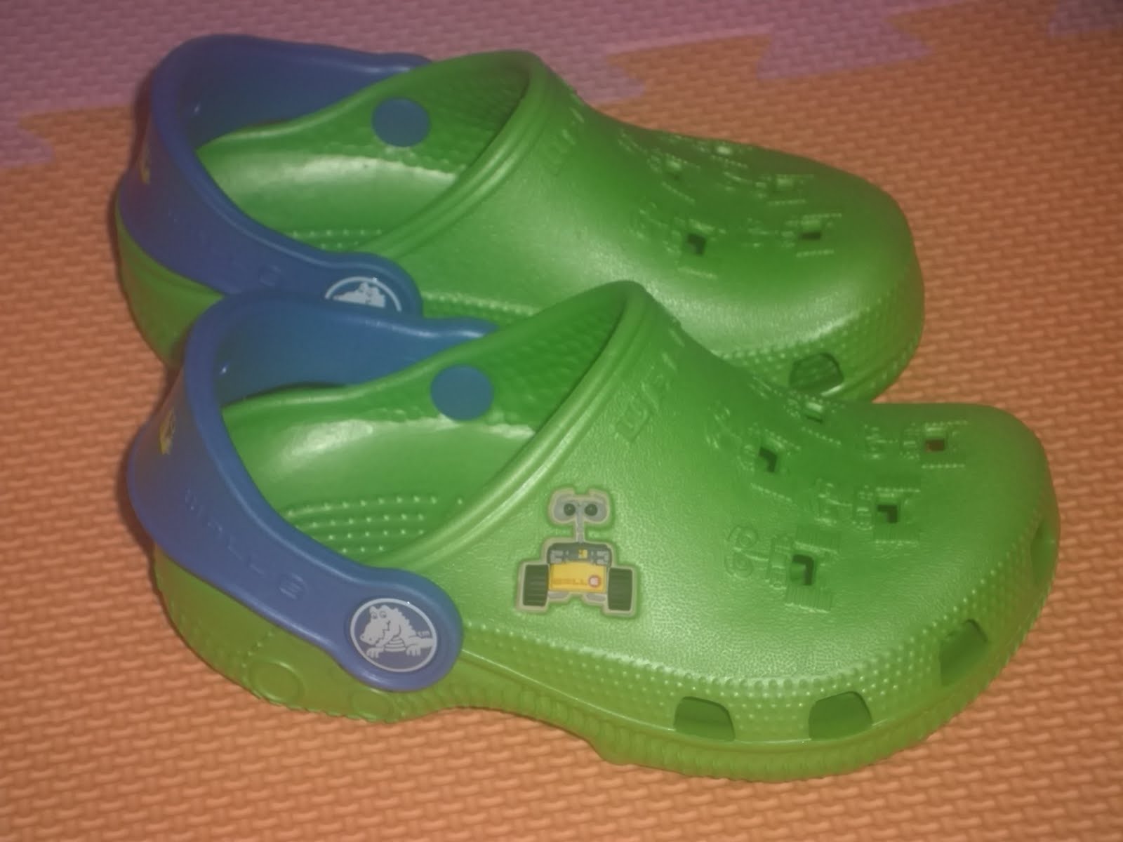 Kids' Classic Wall-E Crocs | Shopping with Kurt Alexander