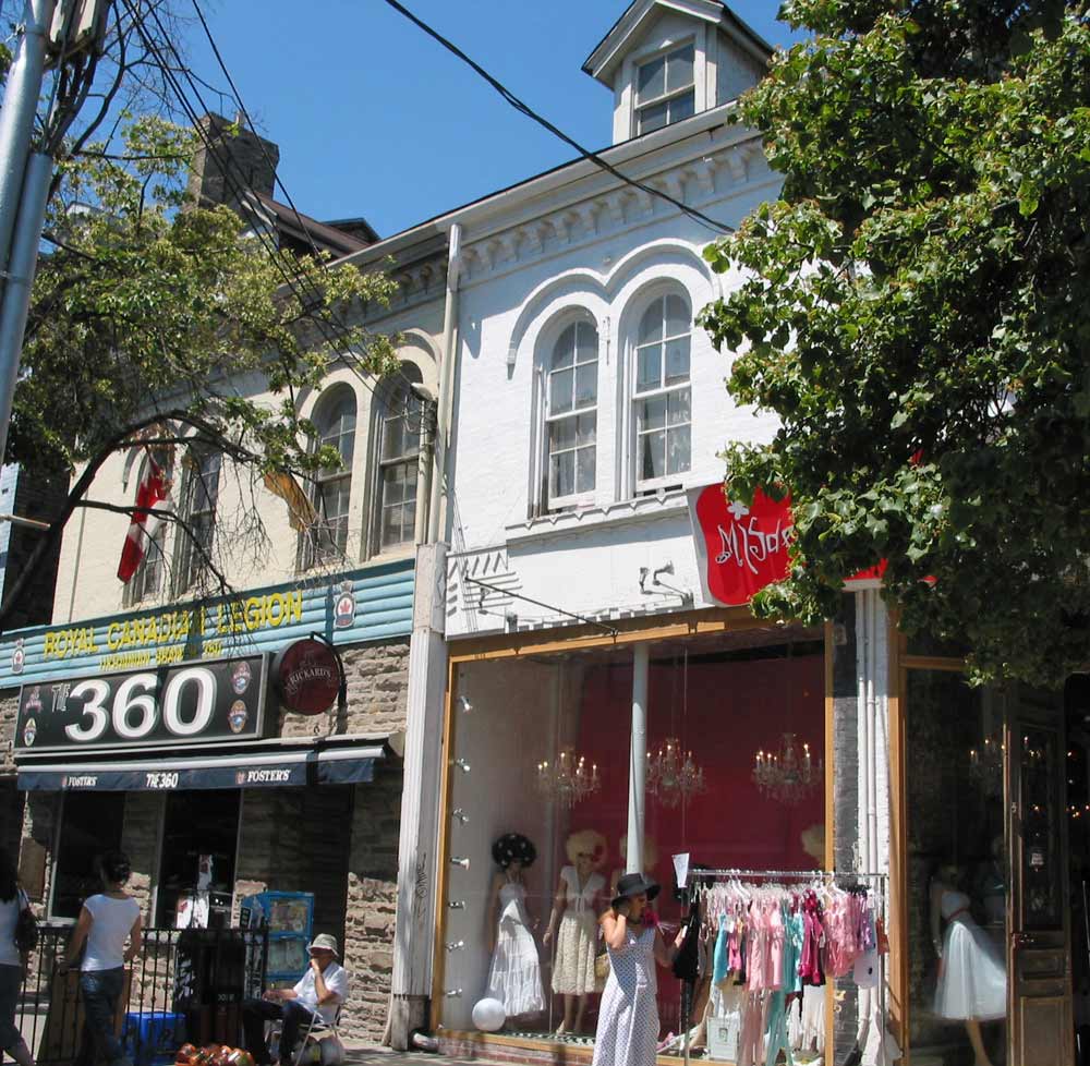Toronto: Toronto Stores on Queen Street