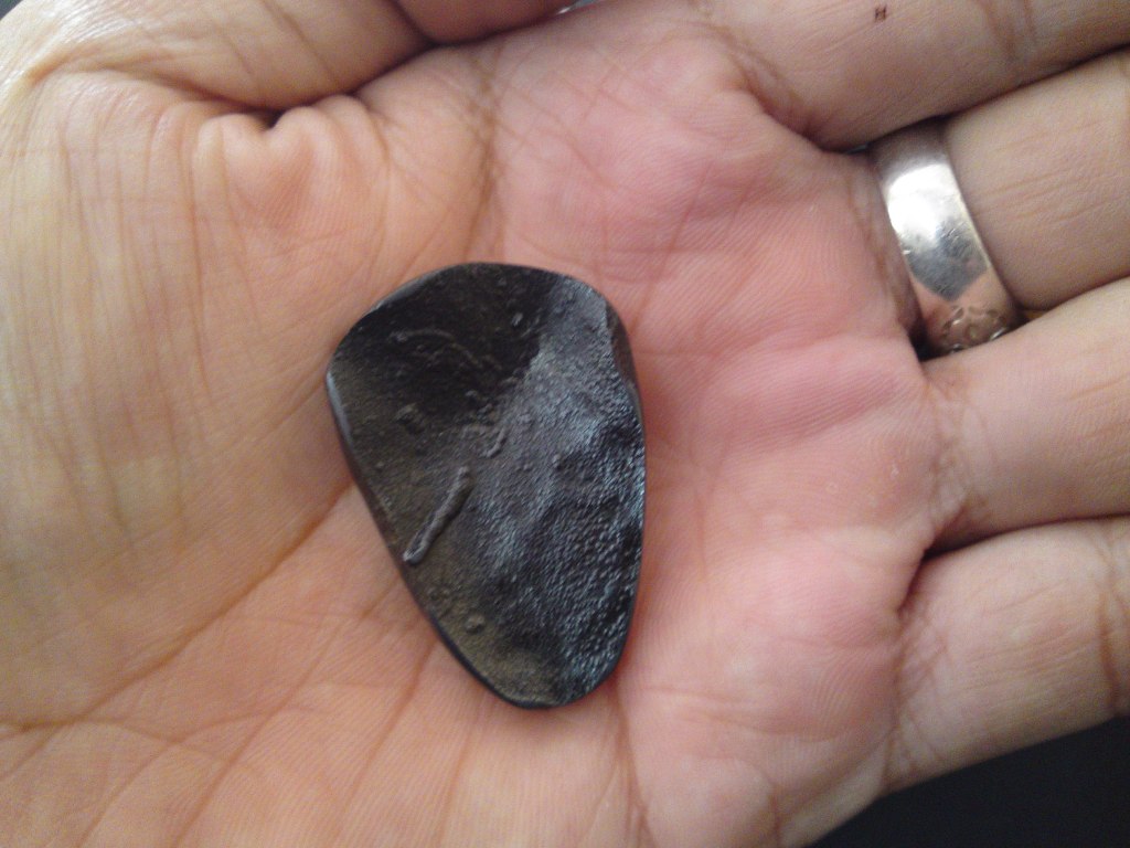 BLOG KOLEKSI MEGA MISTIK DAN ANTIK ANTARABANGSA: Kepingan Batu Besi ...