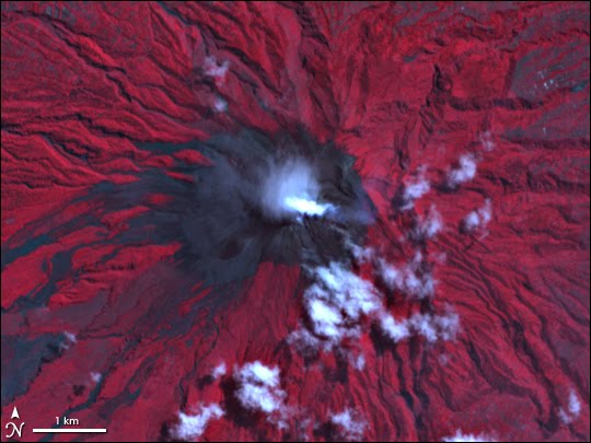 Foto Letusan Gunung Merapi dari arah NASA - Cari Berita