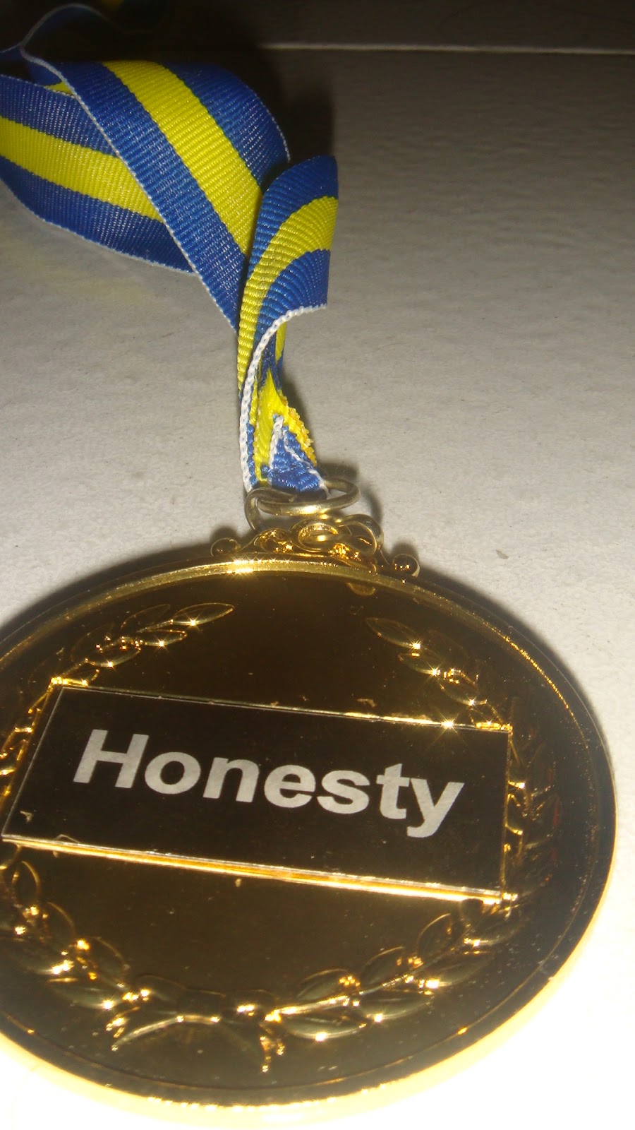 Nadz Xcessseri: Honesty award