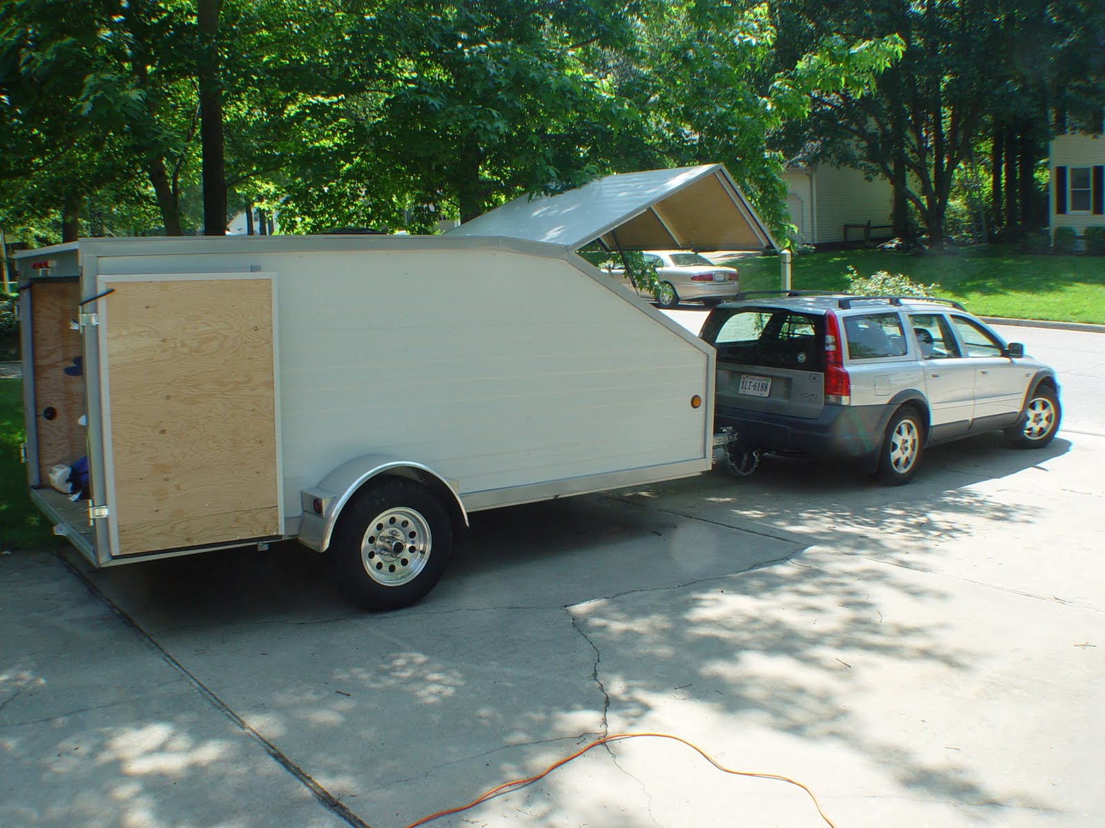 Chuck's Sea, Wind, Sky Chronicles: WINDSURFING TRAILER HERE!