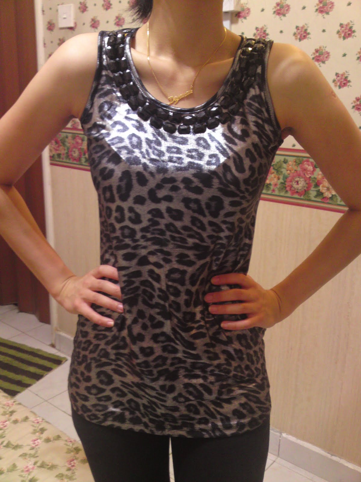 bOo-mie: printed, details n body-hugging tops n dress.. :)