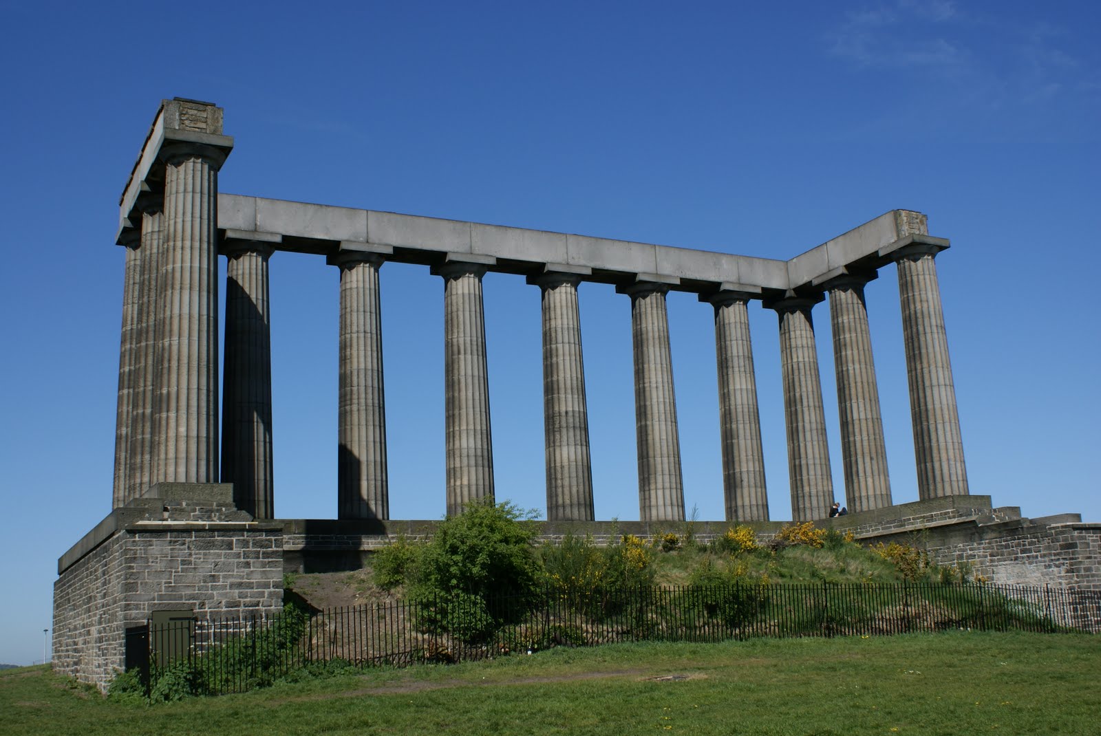 Holiday Cottage near Edinburgh: Carnegie and famous Scots people places ...