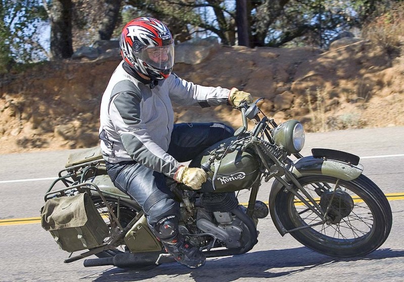 LUTON: MILITARY BIKE