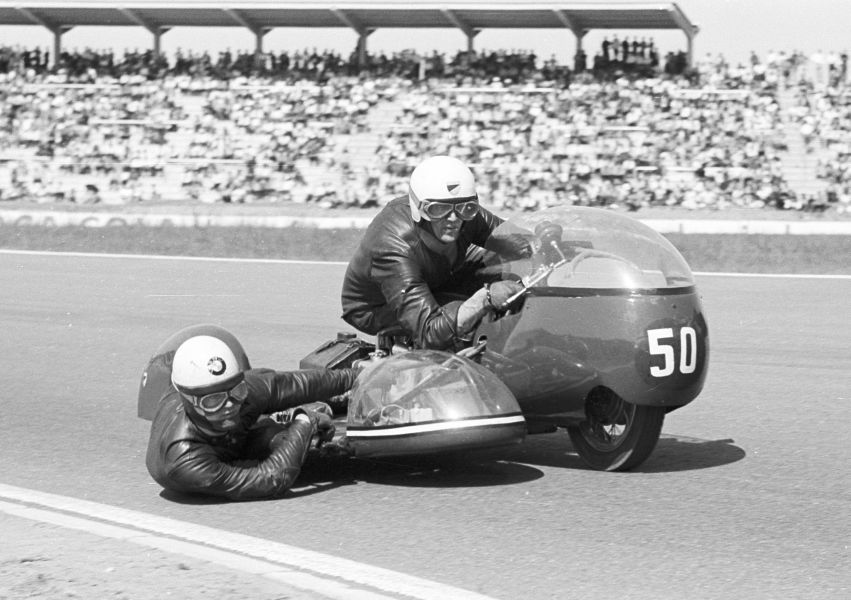 LUTON: RACING SIDECAR