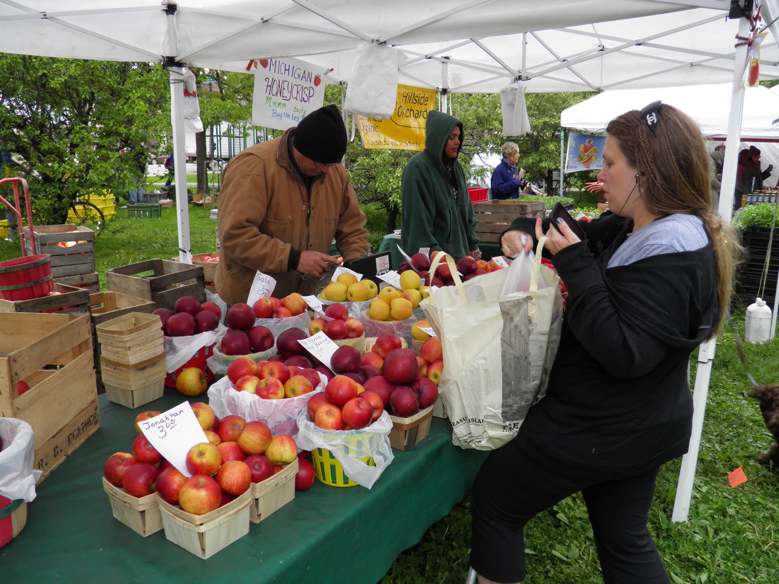 DineWise Chicago: Green City Market's 12th Outdoor Season Opened Today