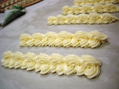 everything knitticrafty: Toba's Cake Decorating Class: Day 1