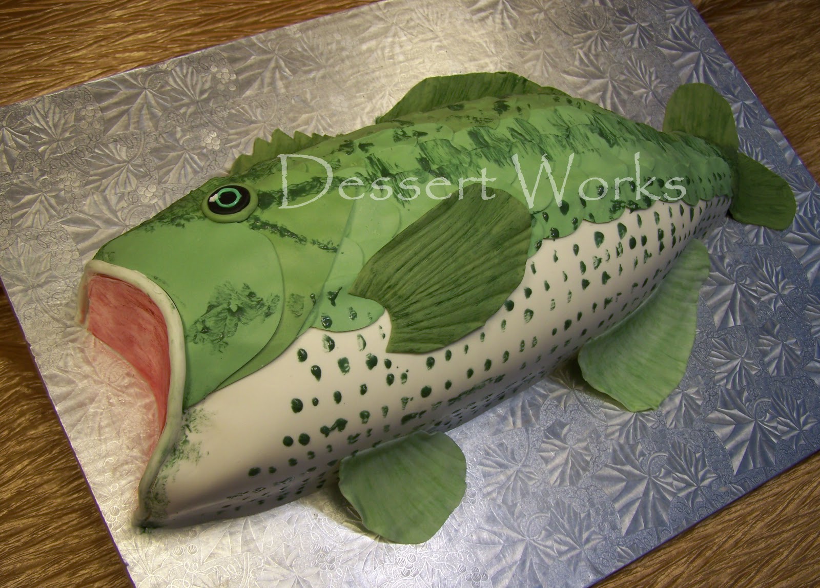 Dessert Works Bakery: Bass Groom's Cake