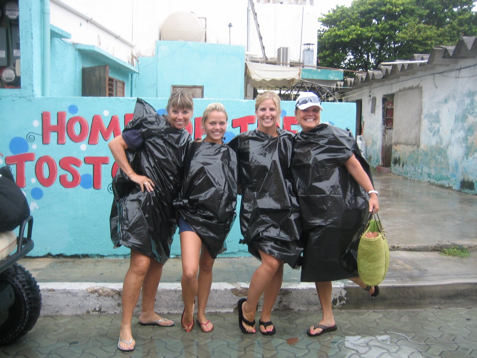 FULTON FUNNIES: Girls in Cancun