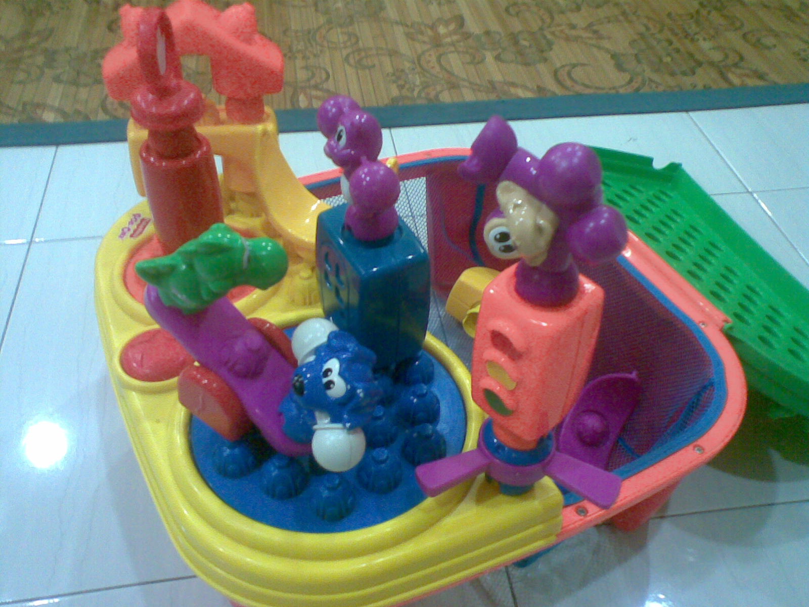 MyBundleToys: Fisher Price Twirlin Pop Onz Building Table