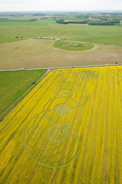 Crop Circle Season: 2nd Crop Circle Near Stonehenge UK : 9th May 2010