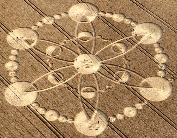 Crop Circle Season 2010 : July Formations - Psychedelic Adventure