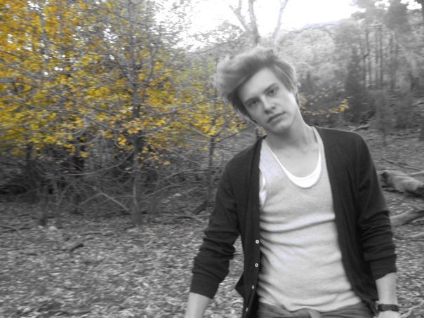 Twilight Saga Canada: Xavier Samuel: Photoshoot de 2008