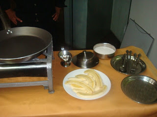 EL BUEN MAITRE D' HOTEL: Bananas Flambe (Servicio Gueridon) Estudiantes ...