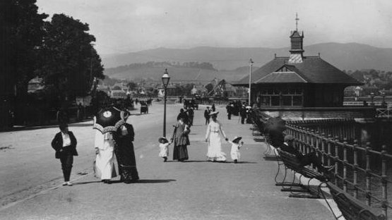 Tour Scotland: Old Photograph Esplanade Dunoon Scotland