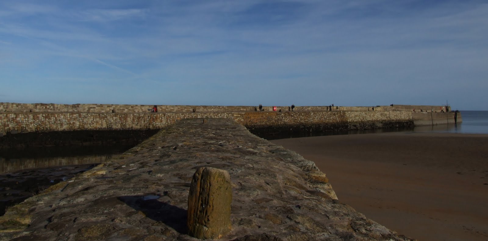 Tour Scotland: Tour Scotland Photographs Harbour Wall St Andrews Fife