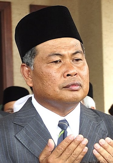 Ustaz Saiful Bahri: MB Terengganu: Dato Mat Said beri fatwa guna 'keng'?