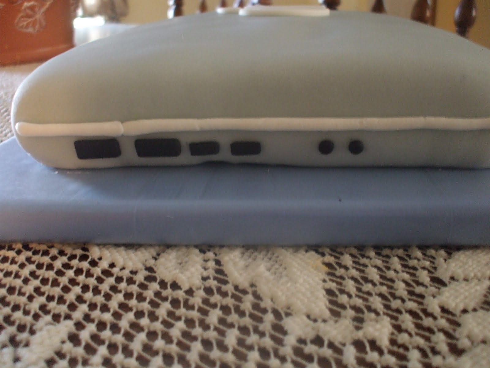 The Simple Cake: Apple Laptop/Computer Cake
