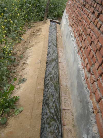 INDIAN VILLAGERS FIGHT POOR WATER SERVICES BY DESIGNING THEIR OWN ...