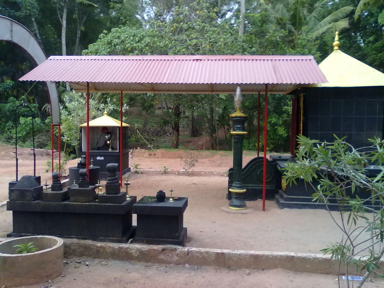 Palamoottil temple:::..