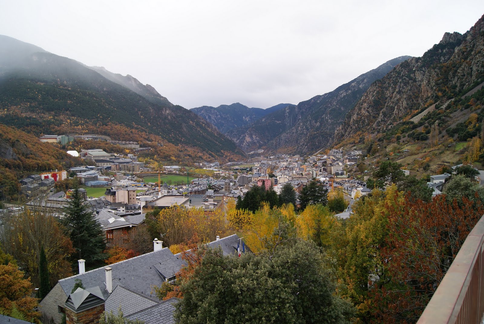 El Globo En La Luna: PRINCIPADO DE ANDORRA. El corazón de los Pirineos.