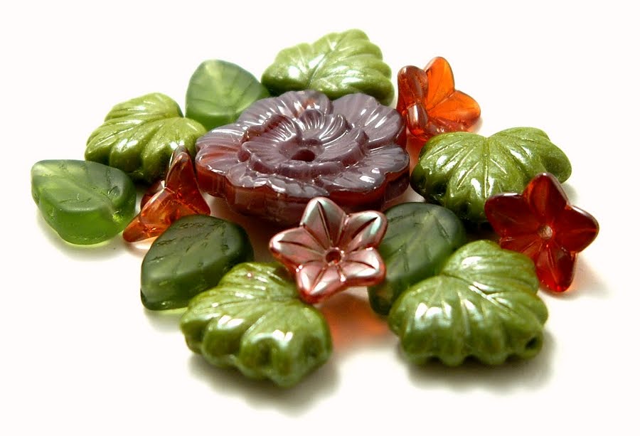 Wild roses and blackberries: Flowers (a triadic colour scheme)