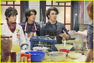 notiimiix: fotos de la serie JONAS 1 capitulo