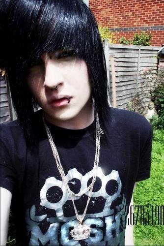 emo: emo e from uk