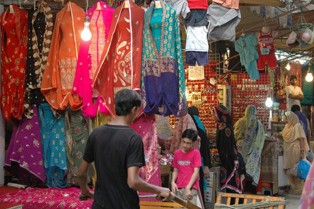 Shiraz Hassan: Lahore: Colors of Kashmiri Bazaar