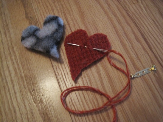 How to make felted wool pins