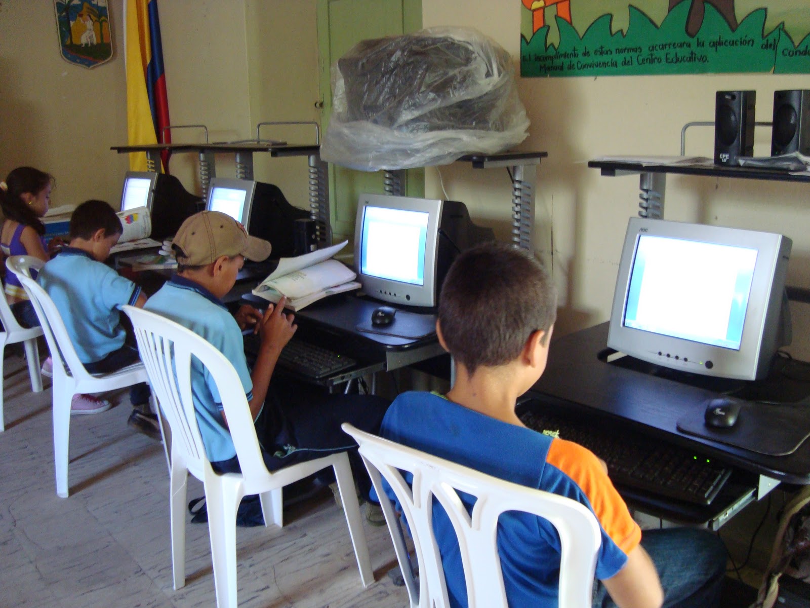 CONOCE MI ESCUELA: Las TIC en mi escuela... Proyecto de Computadores ...