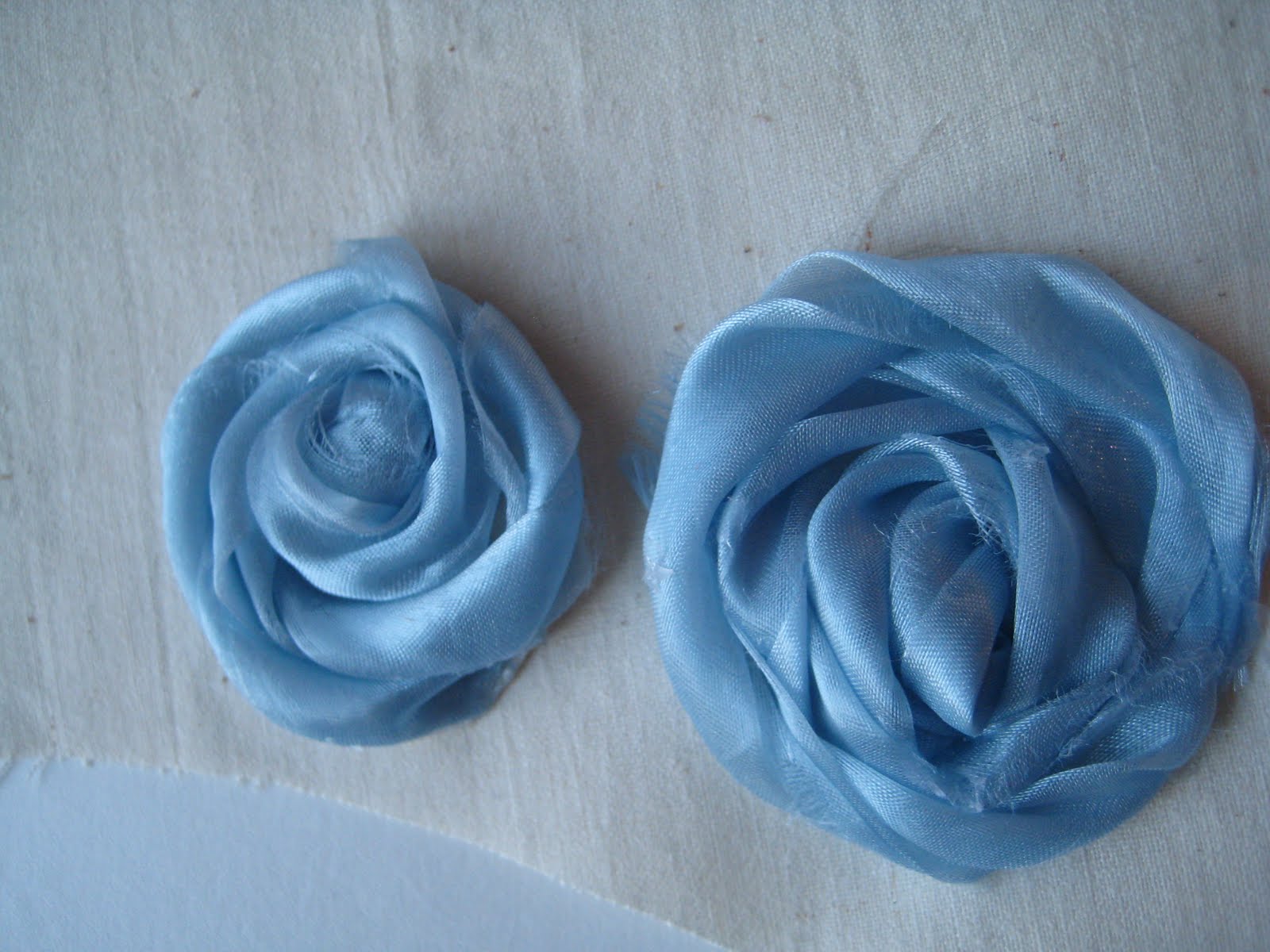 The Davis Dialogues: ANOTHER flower tutorial and by far the easiest!